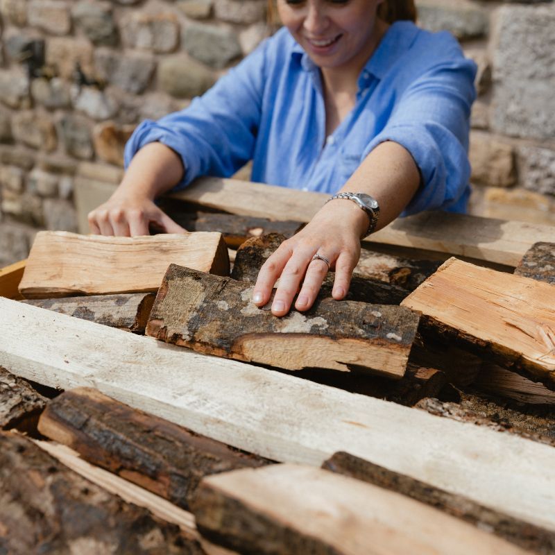 Alder Logs & Kindling Bundle | Crate of Logs | 6x Bags of Kindling